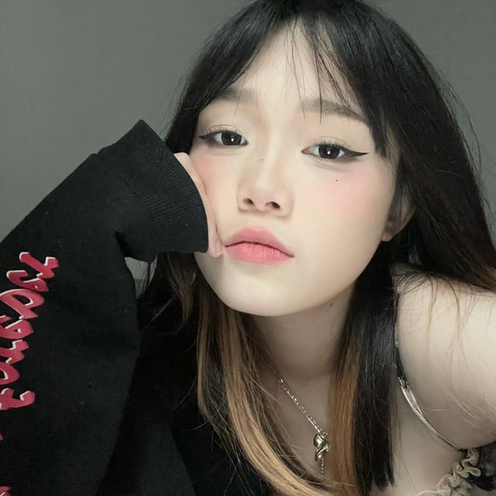 沉浸式｜早八全妆通勤——网感上镜妆 今天迟到了我其实是8点半上班，只是标题写早八更顺口，姐妹们😂 抖音精选